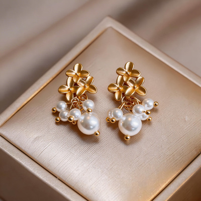 巴洛克复古花朵珍珠耳环