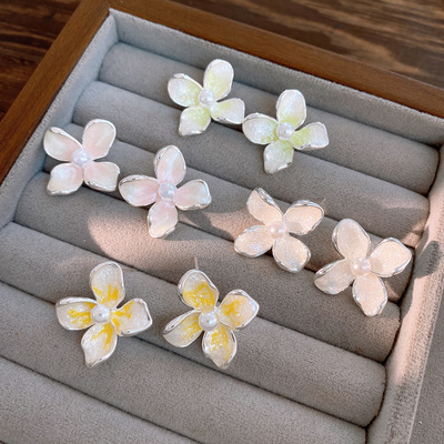 韩系简约滴油花朵珍珠耳钉