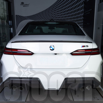 M5改装M干碳纤维尾翼鸭尾