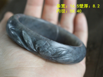 r深厚的黄沁美皮雕花籽料手镯