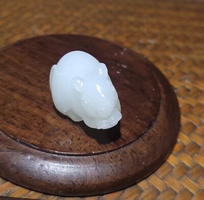 YQ021006新疆的猫10.3克冒油顶细顶润肥美俄料羊脂玉生肖鼠（鼠钱