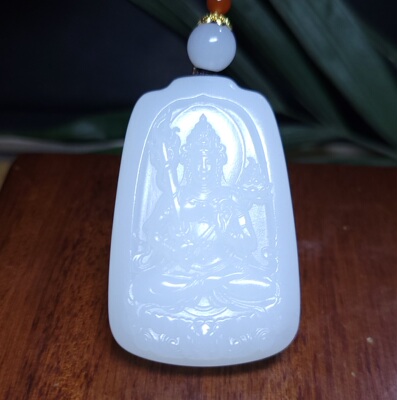 Z121004 33.8克，极油糯特细“油膏料”三高羊脂玉虚空藏菩萨