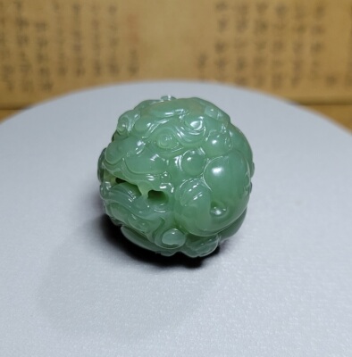 Z040104 新疆的猫42.4克，特细油亮无黑点色明亮俄碧粉青吉祥兽球