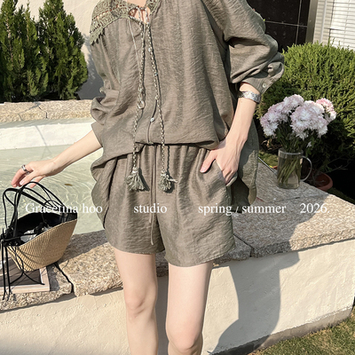 GRACETINA HOO-酸64天丝南法镂空雕花蕾丝拼接皱感衬衫+短裤套装