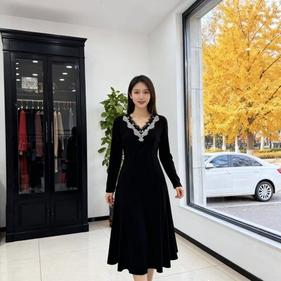 【11.19诗语美美哒】2025新款重工连衣裙HMD2113-