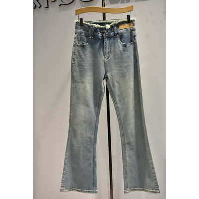 秋奕品牌女裤2026年春季新品69660高腰显瘦时尚舒适微喇牛仔裤