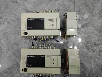 三菱PLCFX3u-32M+模块FX2N-16EX一共两