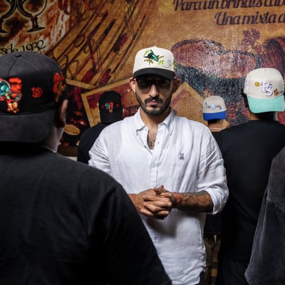 TIBURONES DE PUERTO BARRIOS 潮牌联名鲨鱼重刺绣麂皮棒球帽弯檐