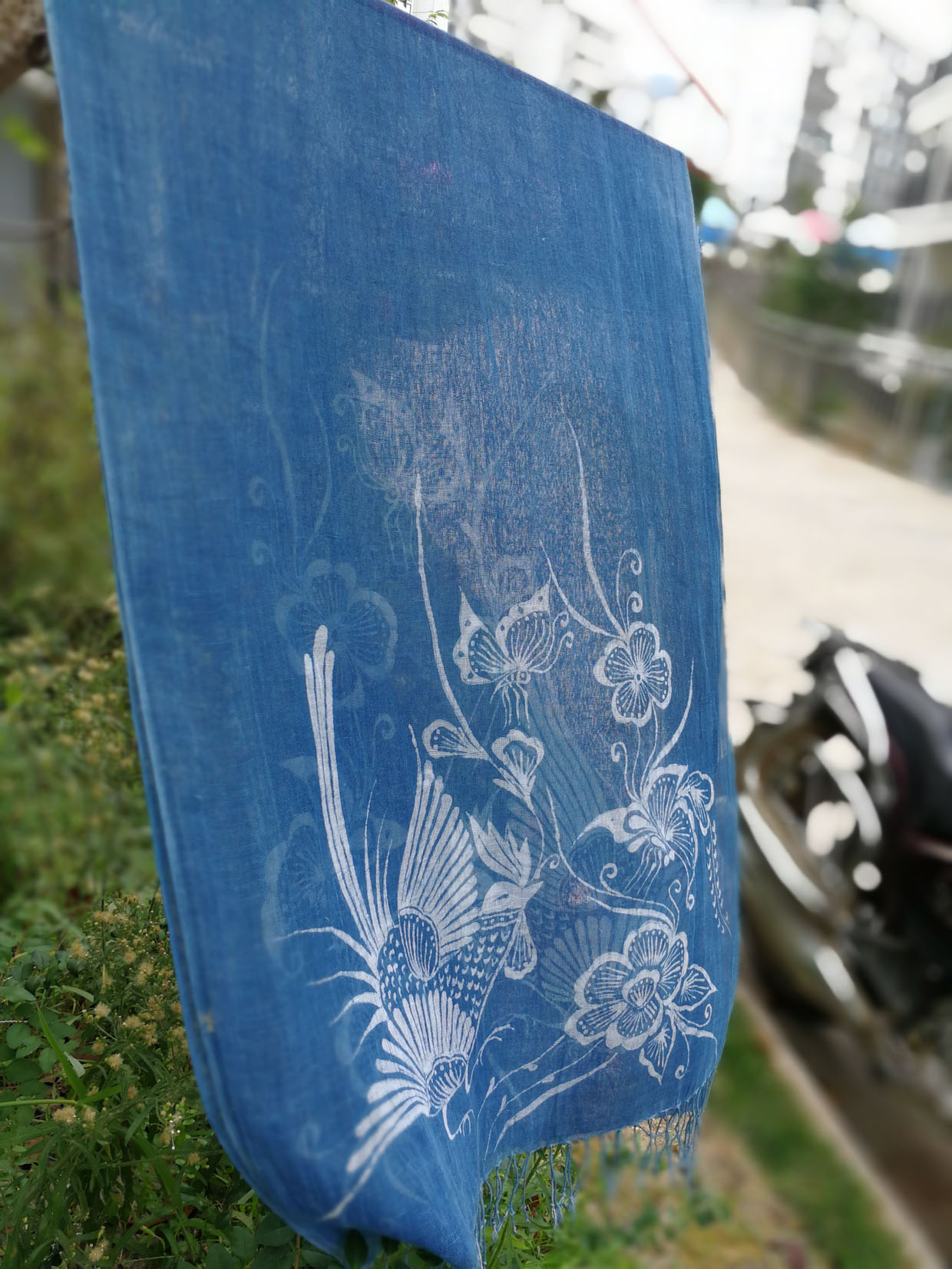 丹寨蜡染围巾定制棉麻流苏薄款花鸟图案蓝染植物靛蓝染色代加工