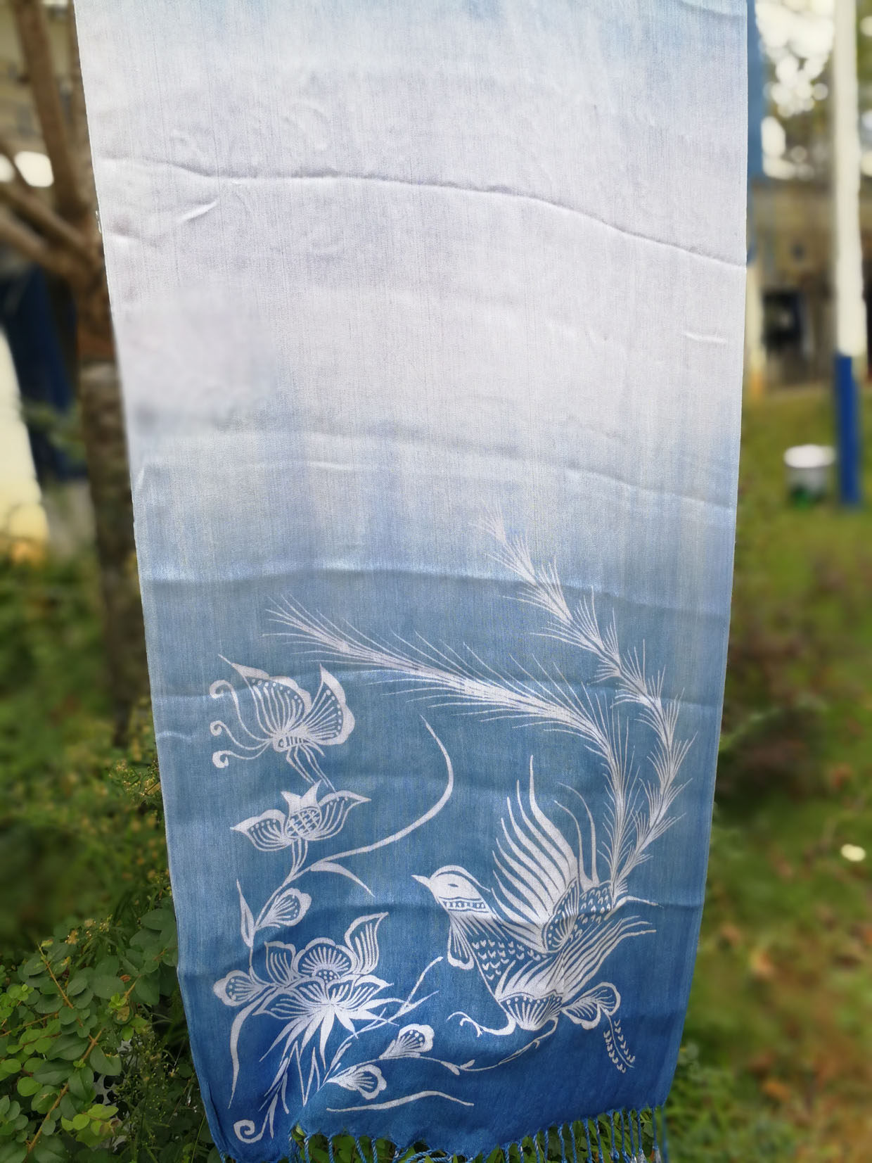 丹寨蜡染围巾定制手工蓝染围巾渐变浅色秋冬款各种围巾定制加工