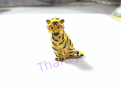 TALB*TS小老虎黄花纹胸针