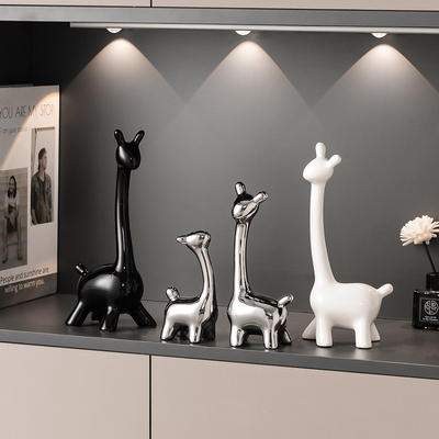 创意陶瓷一家四口小鹿摆件轻奢高档高级感家居玄关客厅酒柜装饰品