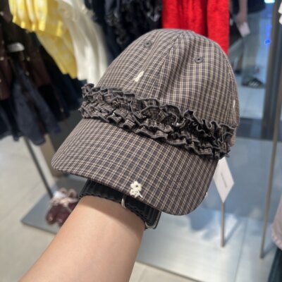 UR国内2026秋季女士复古格纹木耳边花朵刺绣棒球帽UAYA60294