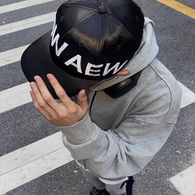 Aew 美式休闲百搭刺绣情侣弯檐街头男女棒球黑色小众鸭舌帽