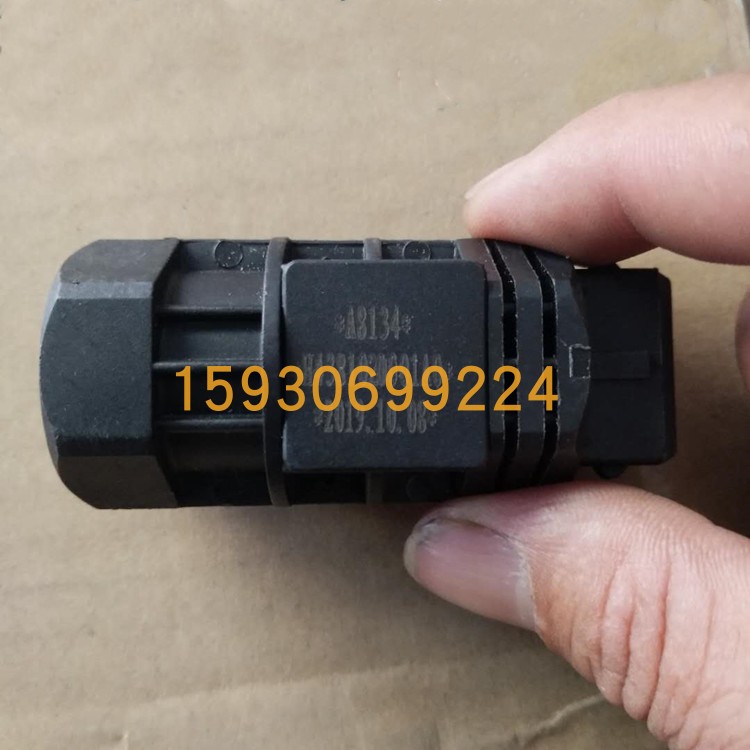 车速里程表传感器适配欧曼gtl est车速里程传感器福田配件传感器