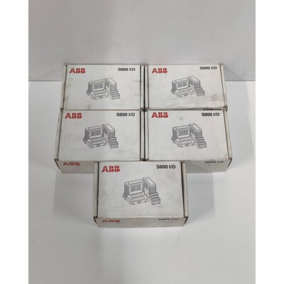 ABB 3BSE020514R1 分析输出模块 AO801 PR: G