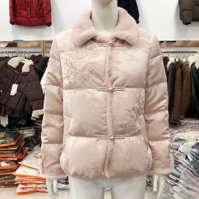 锦绣25-A56 时尚国风兔毛领白鸭绒羽绒服冬季新款短款羽绒外套