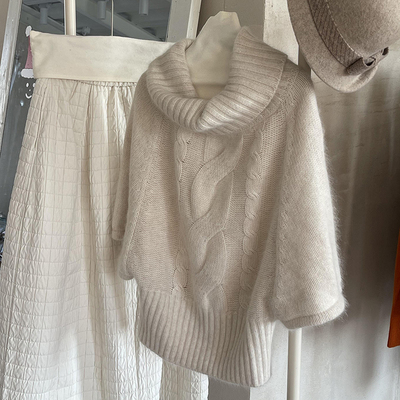 米杏色高领斗篷式毛衣女早春新款