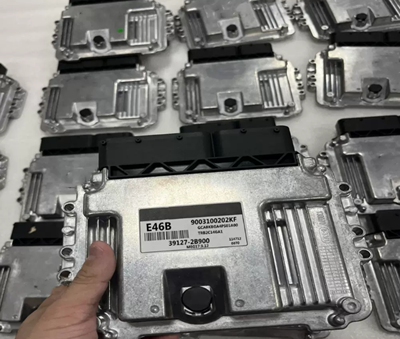 适用汽车电脑板ECU 39127-2B900 MEG17.9.12 E46B 9003100202KH