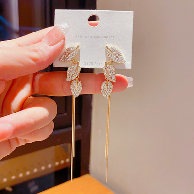 欧美大气耳环2024新款潮长款流苏显脸瘦两戴耳钉轻奢气质叶子耳坠