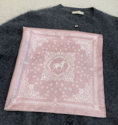 粉咖拼色小马图腾斜纹真丝丝巾 春夏新款桑蚕丝围巾女 63CM方巾