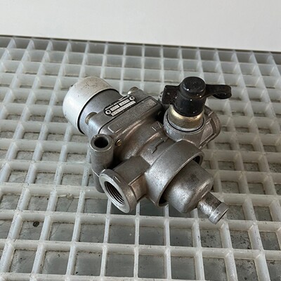 Wabco Westinghouse 9753001110 Druckregler