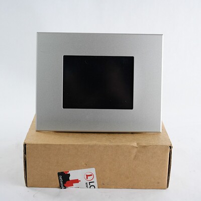 罗伊特 IS-ME200 触摸屏 5.7 英寸 BacNET Modbus OPC - 开箱