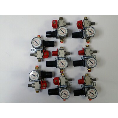 LOT OF 8 SMC REGULATORS AR20-N02B-Z/VHS20-N02-Z w VAE LOCK