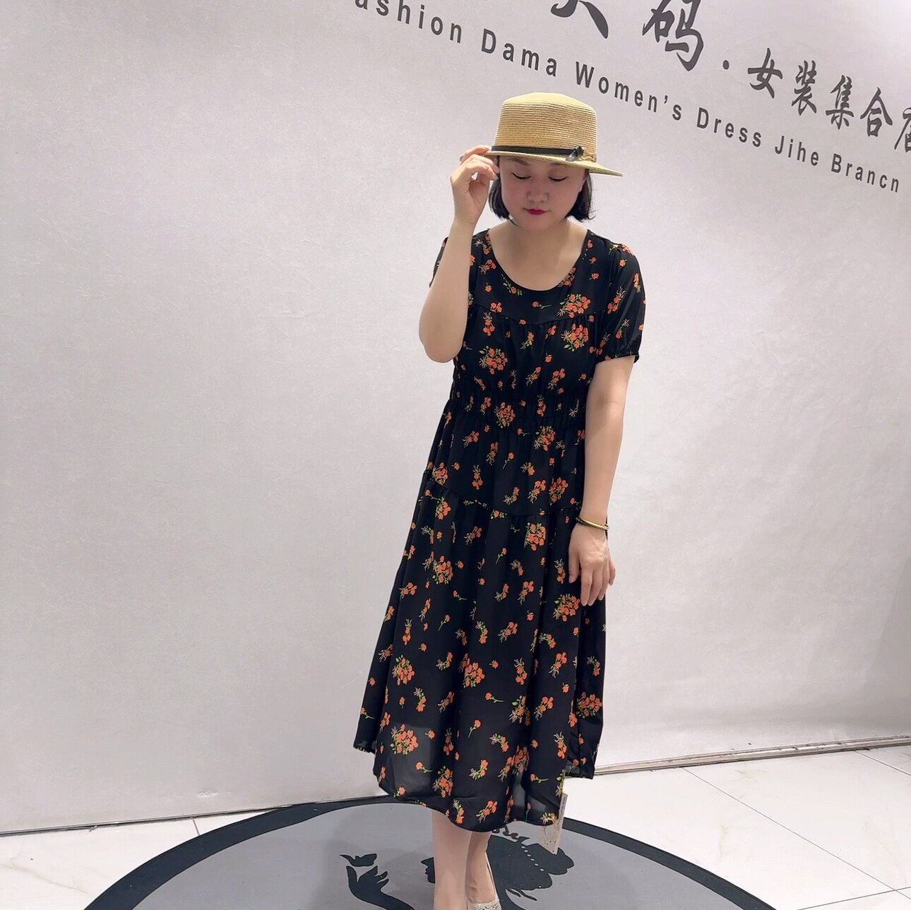 31177女权贵族夏款新品打揽设计显瘦单层碎花连衣裙加大码女装