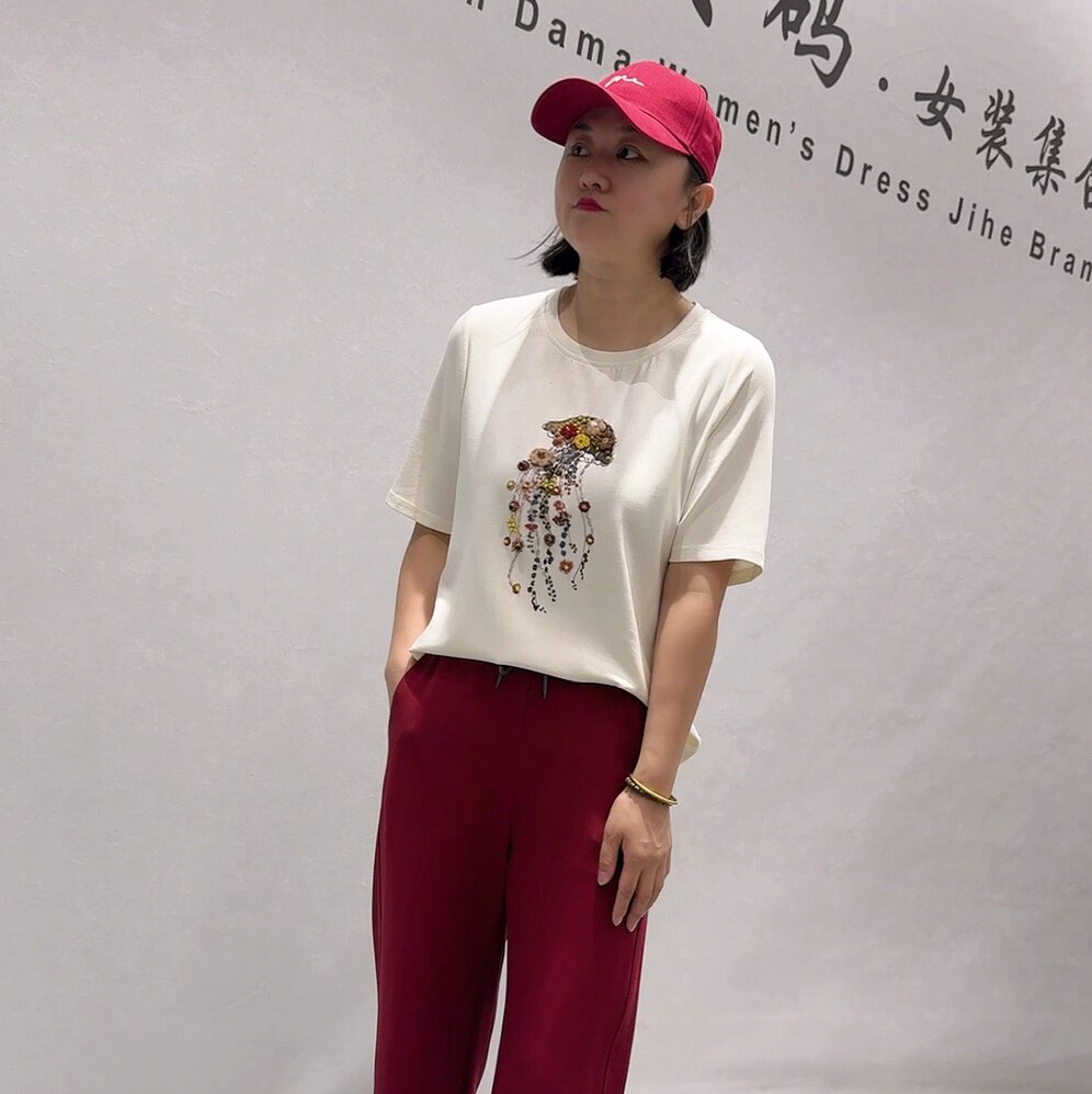 5055芮娜依莲秋款新品天丝棉面料重工图案减龄短袖T恤衫大码女装
