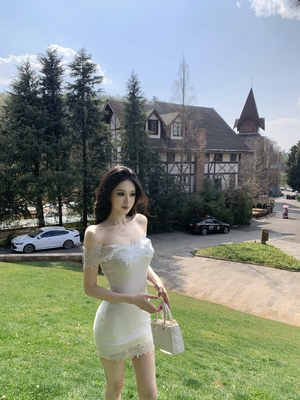 Genieeea吉妮的宝藏 露肩V领蕾丝拼接针织收腰修身针织包臀连衣裙