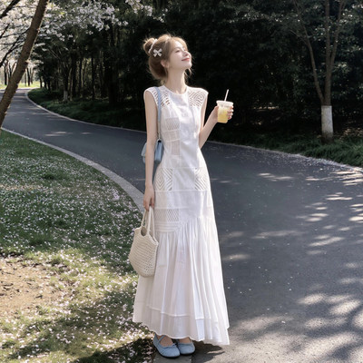 白色背心镂空洋装女2026