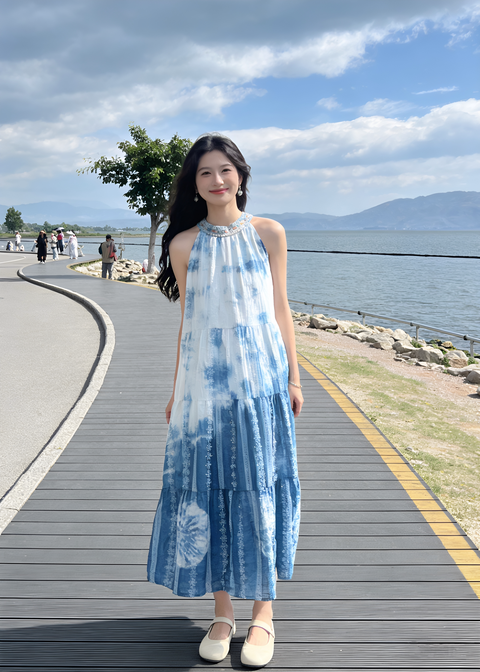 大理扎染挂脖连衣裙女夏季刺绣拼接无袖背心裙显瘦沙滩裙仙女长裙