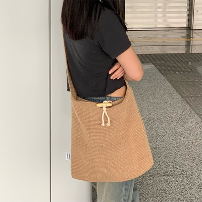 懦夫救星星原创日系复古斜挎包