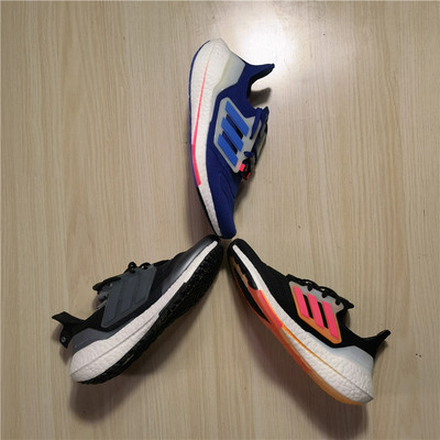 男子透气运动缓震跑步鞋