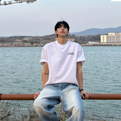 韩国男装设计感洋气花朵字母T恤