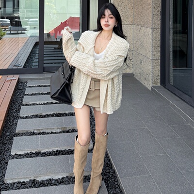 涤纶大翻领长袖针织外套女