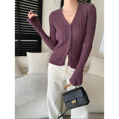 司南早春新款零压感亲肤显瘦V领