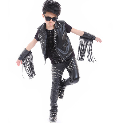 男童合唱爵士舞卯钉小学生皮裤