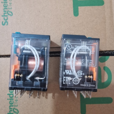 正品施耐德插拔式中间继电器 小型RXM4AB2BD DC24V 四开四闭 现货
