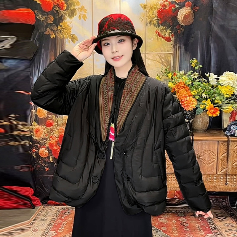 杨丽萍设计官方民族风新中式风刺绣绣花长袖短款V领羽绒服女秋冬