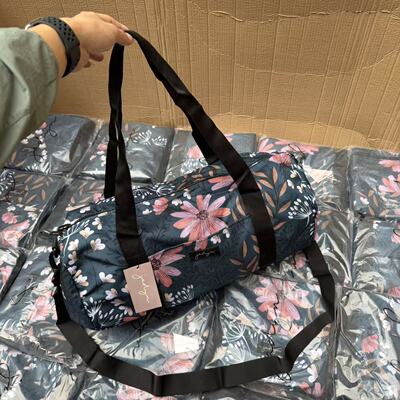 限量几十个！官网售RMB300+！出口外贸单~ 花卉防水牛津布旅行包
