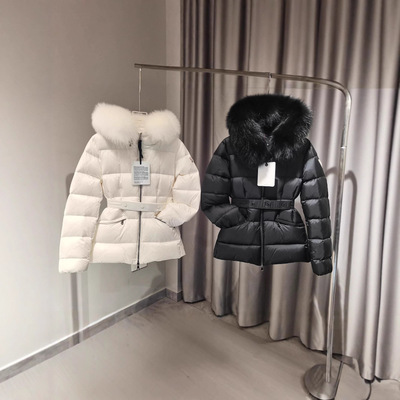 高版本蒙家25秋冬新款Boedic系列毛领短款连帽羽绒外套女士羽绒服