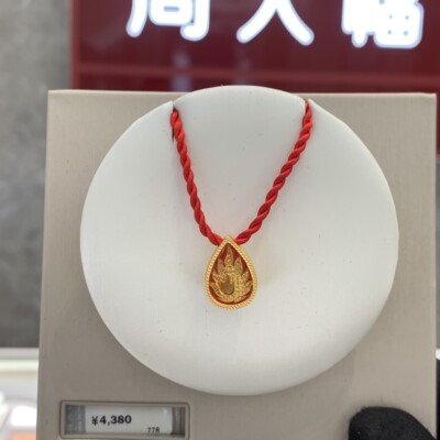 周大福流星泪足金黄金鱼鳞吊坠