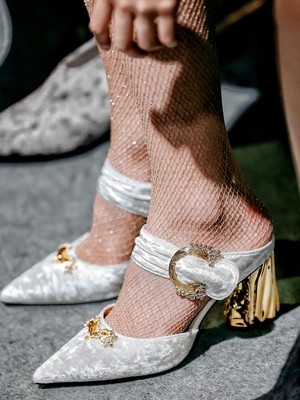 A.b.poetique设计师品牌巴洛克涡卷纹搭扣高跟拖鞋粗跟尖头时装鞋