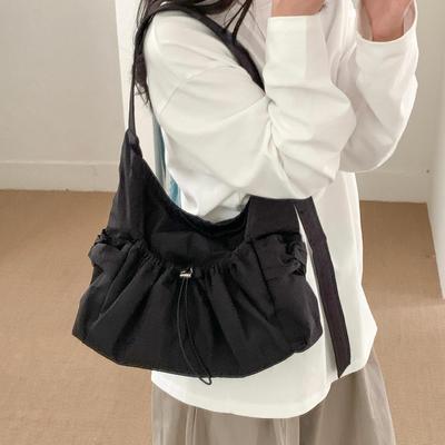 跨境抽绳褶皱包百搭时尚新款尼龙斜挎单肩包潮流休闲大学生通勤包