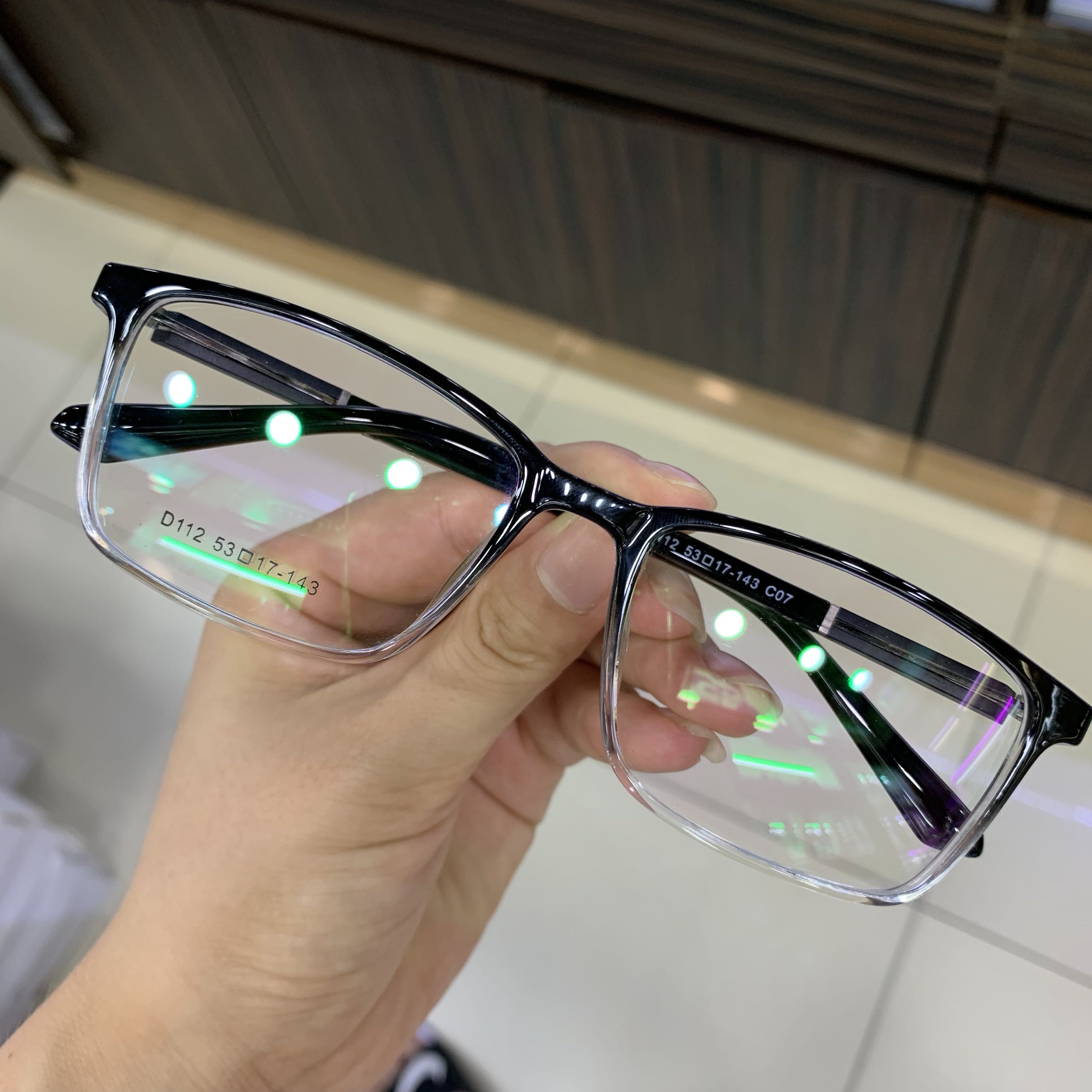 男士TR90超轻镜框可配近视平光防蓝光变色D112渐变色简约商务款_虎窝淘