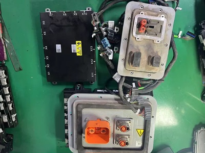 小鹏P7 肇庆小鹏动力 TPLI0808-346 2500010ED30 345.6V 宁BMS