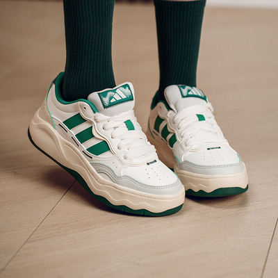 阿迪达斯板鞋男鞋2026春季新款运动鞋低帮透气轻便休闲鞋KH9024