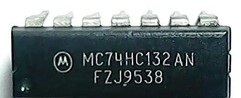 原装全新，拍前先询价 MC74HC132AN DIP-14